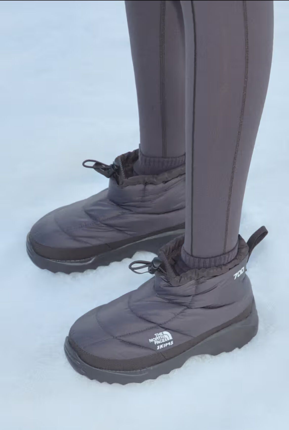 The North Face и SKIMS представили вторую зимнюю коллекцию с детской одеждой и новыми цветами ...