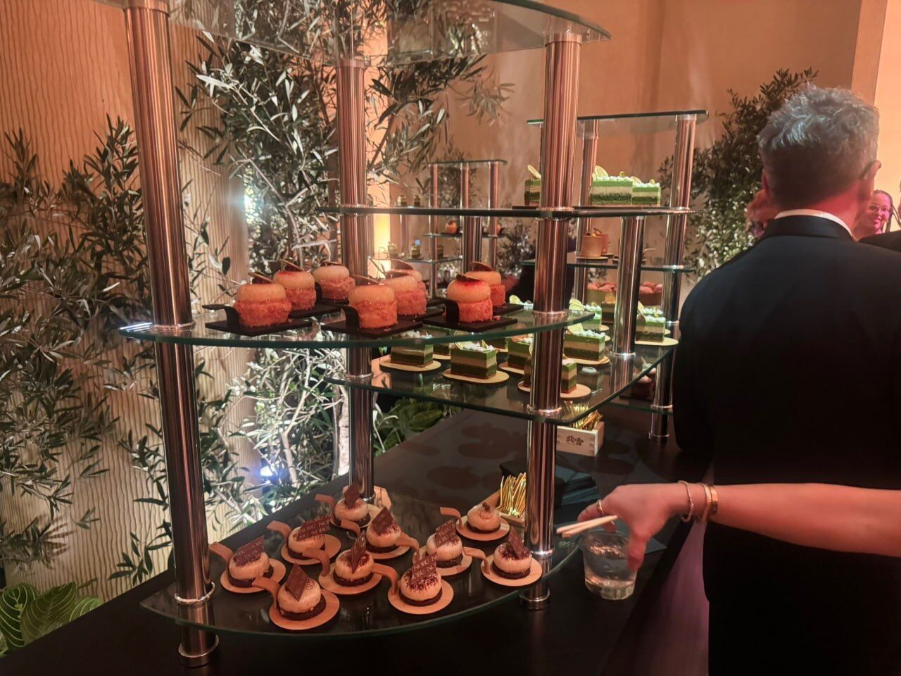 Розкіш і суші: що подавали гостям на ''Золотому глобусі'' - Шоу-бізнес ...